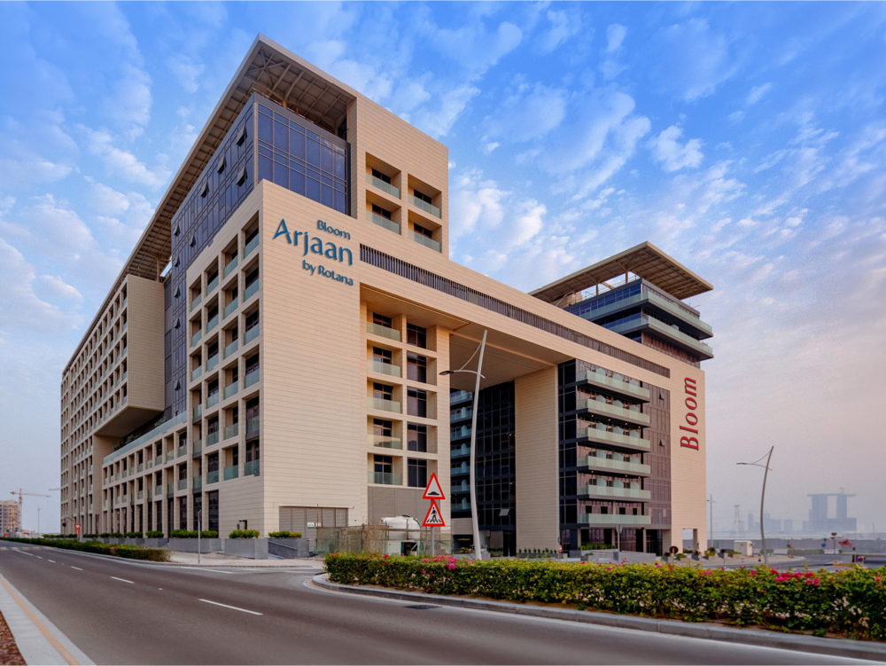 How to Invest in Real Estate in the UAE - Tips & Benefits | Bloom